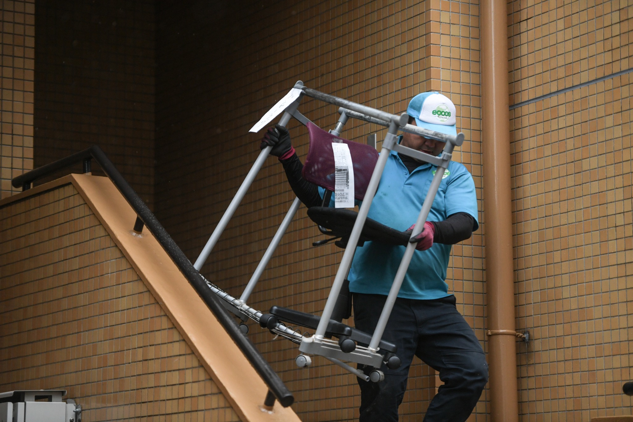 実家の片付けは親が元気なうちから早めに始めよう！親を説得するコツと進め方 | 名古屋を中心とした不用品回収なら【ecoos（エコーズ）】